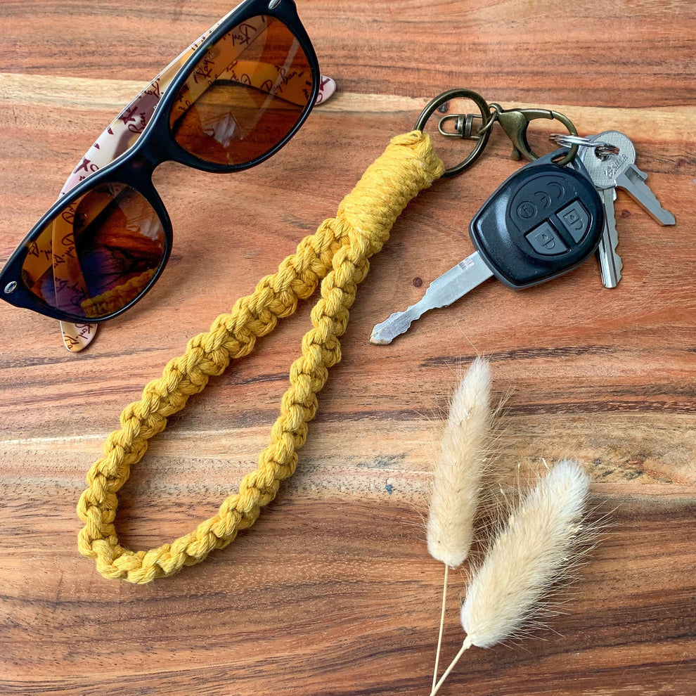 Macrame Wristlet Keychain – Cord & Clove
